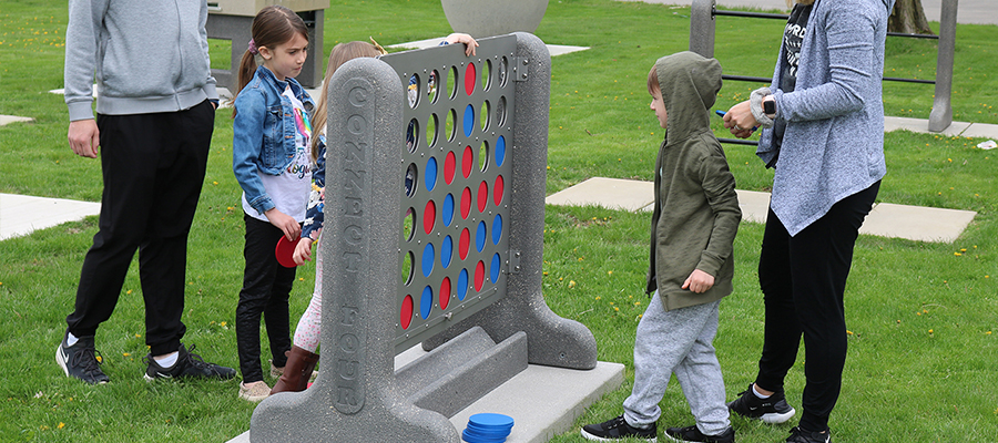 Bring People Together With A Variety Of Park Amenity Games - Park Tables